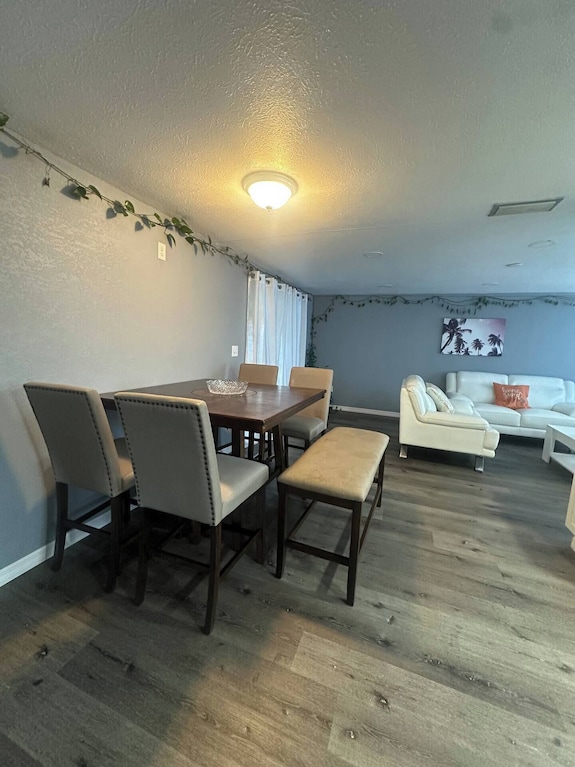 Cozy Modern Home Near Skydiving & Local Fun, Peaceful Family Getaway - Zephyrhills, FL