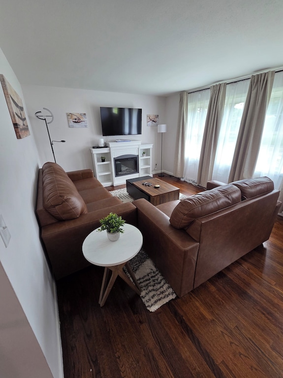 Welcome To The Hangar, A Newly Remodeled Travel-themed Stay, 4 Minutes From Bdl. - Connecticut