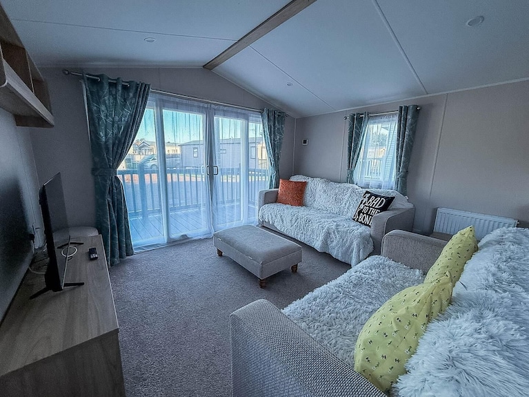 Homely 7 Berth Caravan At Manor Park In Hunstanton, Norfolk Ref 23018b - Heacham