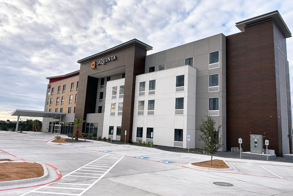 La Quinta Inn & Suites By Wyndham Eagle Pass - Eagle Pass, TX
