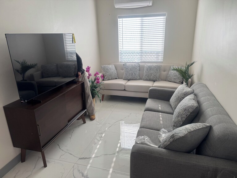 Welcoming 2-bedroom Brand New Unit B With Ac In Anaheim, 5 Mins To Disneyland - Fullerton, CA