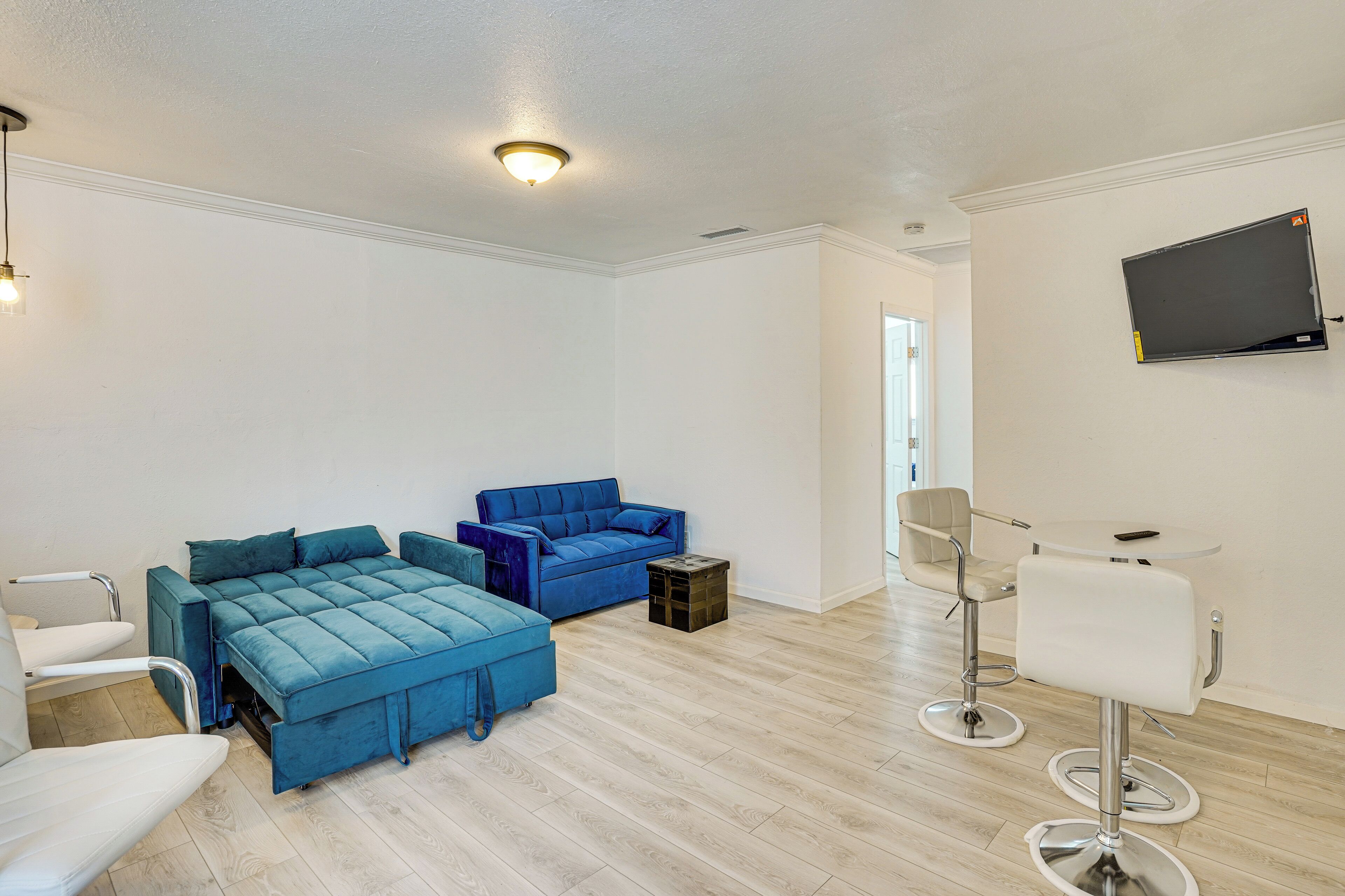 Between La & Orange County: Quiet Getaway W/ Patio - Pico Rivera, CA