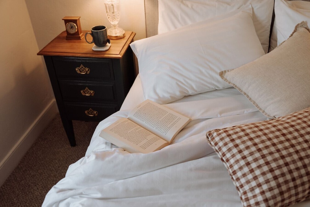 The Balfour - Classic Cottage in CBD Café Quarter Reviews, Deals ...