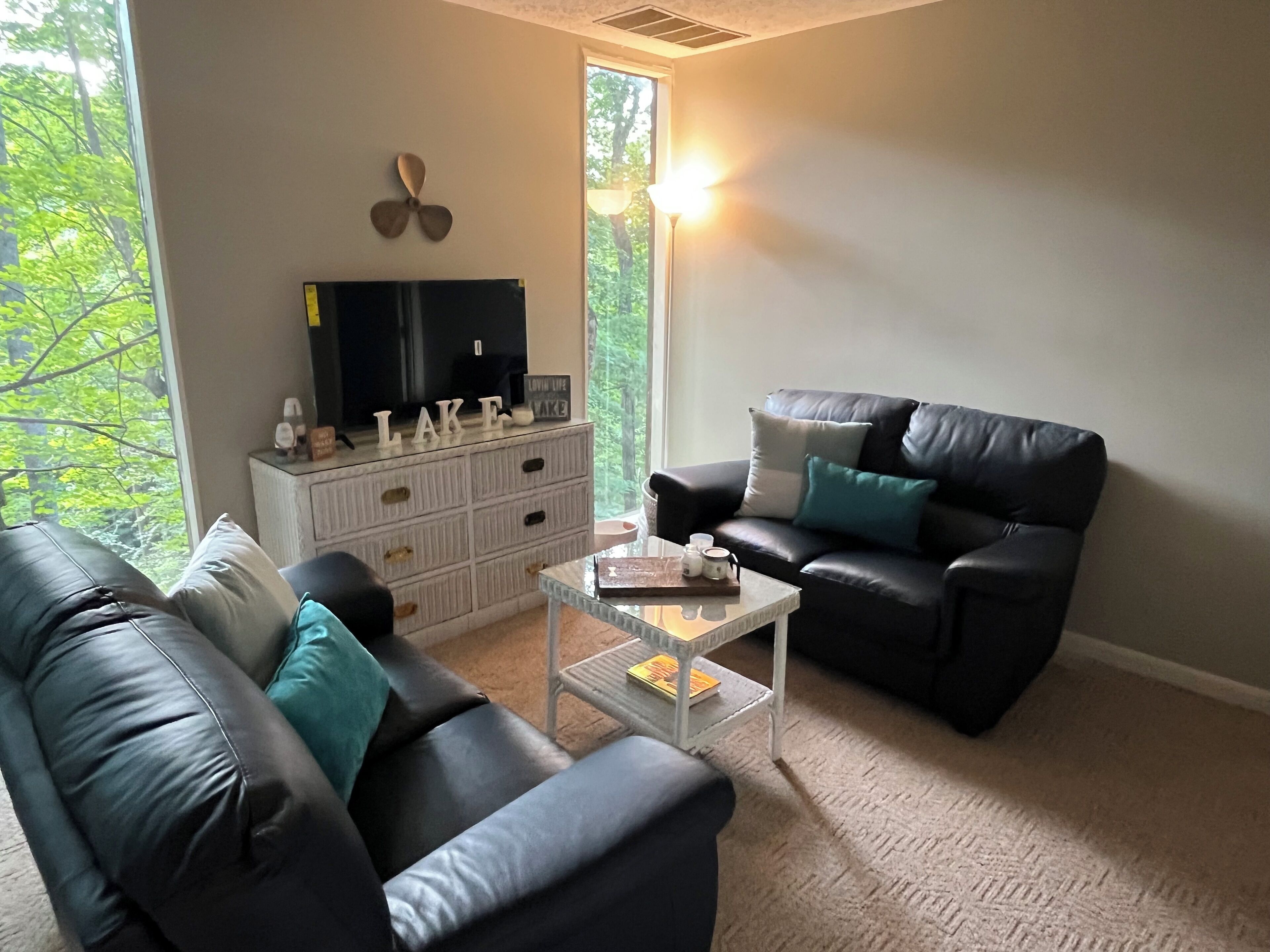 Family Friendly 2-bedroom Lake Getaway In Serene Jamestown With Pool - Kentucky