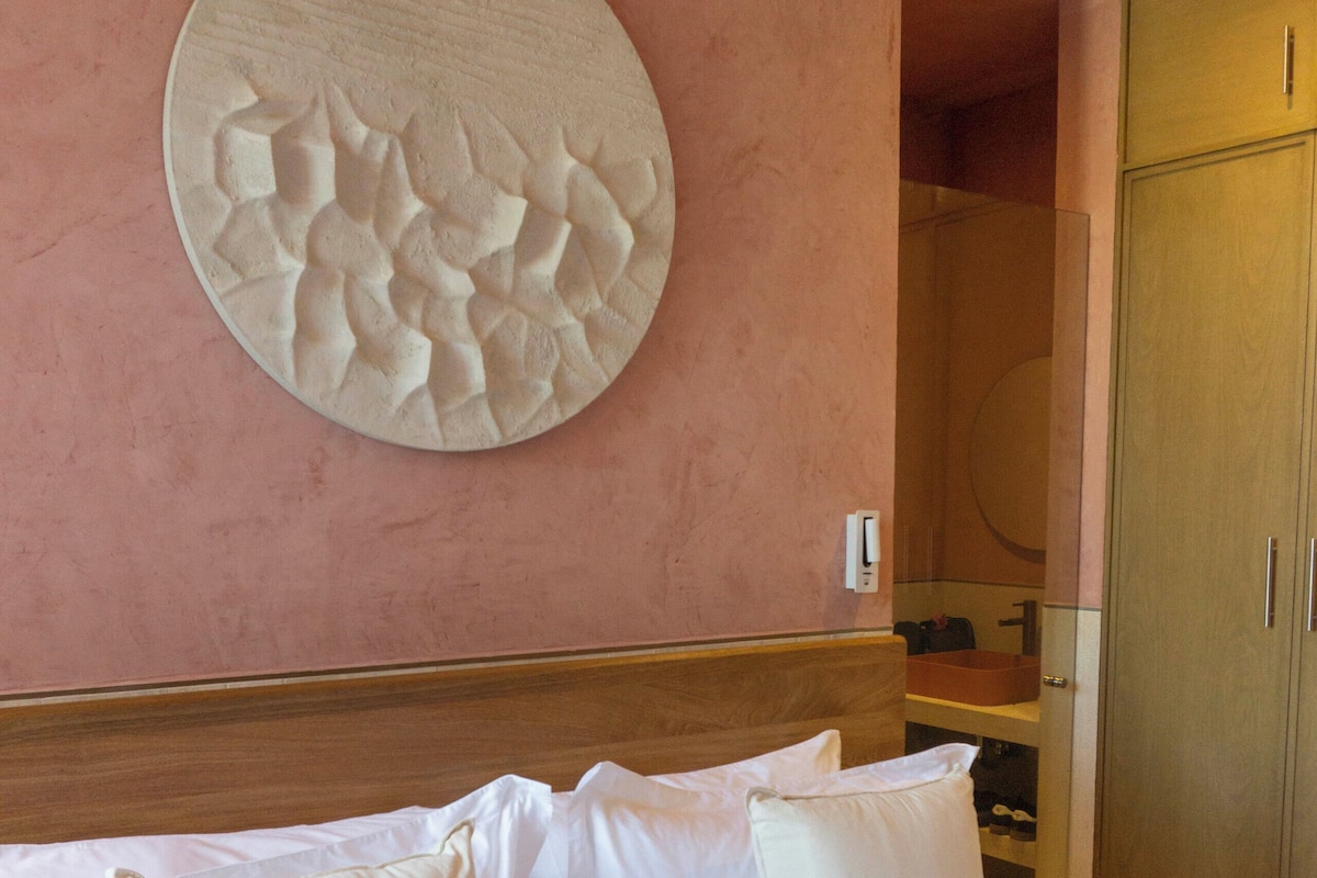 Suite Premium | Lençóis de algodão egípcio, roupa de alta qualidade, minibar