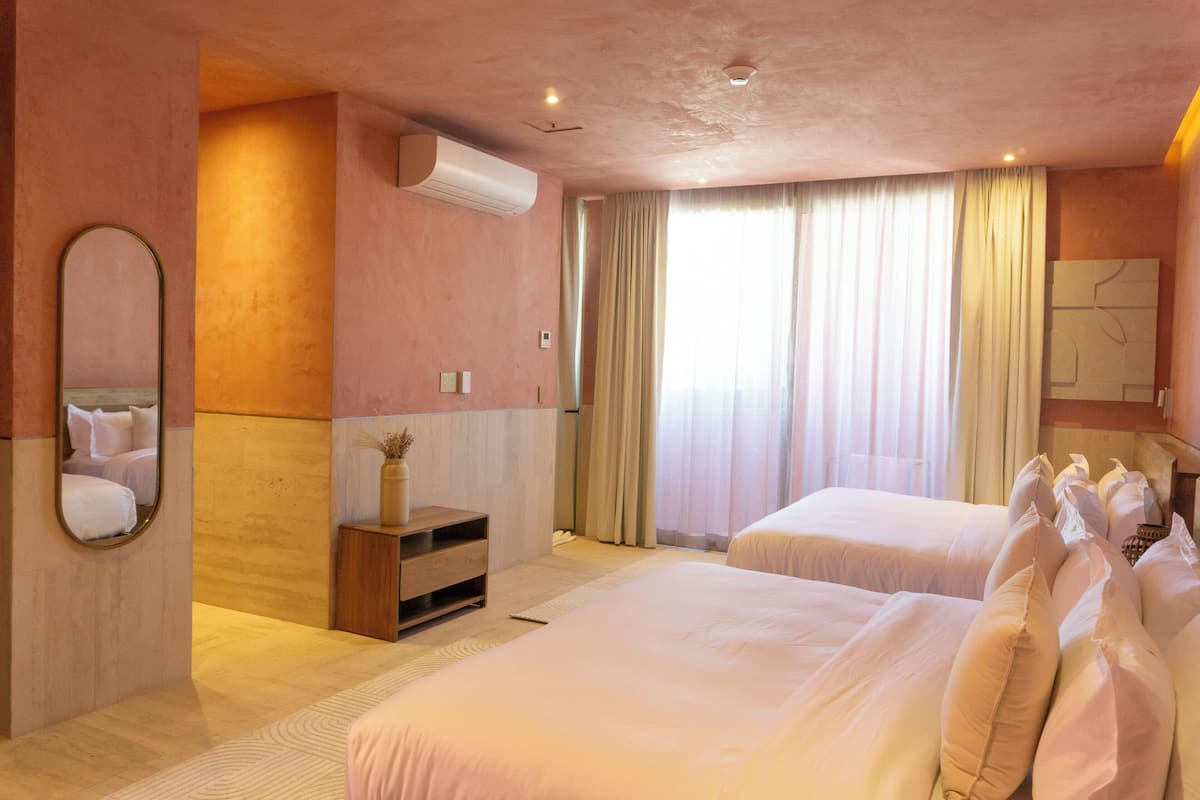 Suite Premium, Vista para a cidade | Lençóis de algodão egípcio, roupa de alta qualidade, minibar