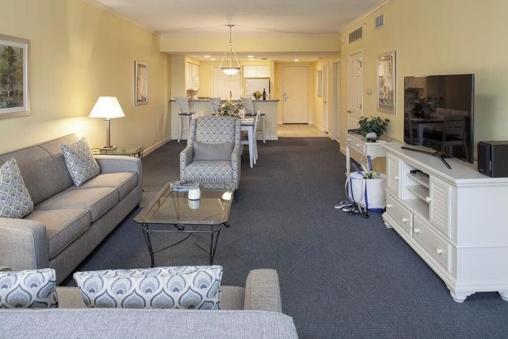 Two Room: Bright And Airy 3br Vacation Home With Pool, Tennis Courts And Kitchen - Hilton Head Island, SC