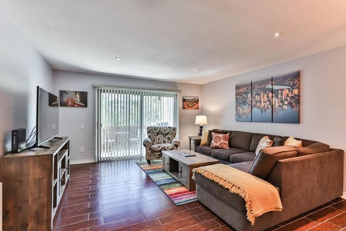 2 Bed 2.5 Bath Lake Murray Condo - Resort-style Living In La Mesa - ラ・メサ, CA