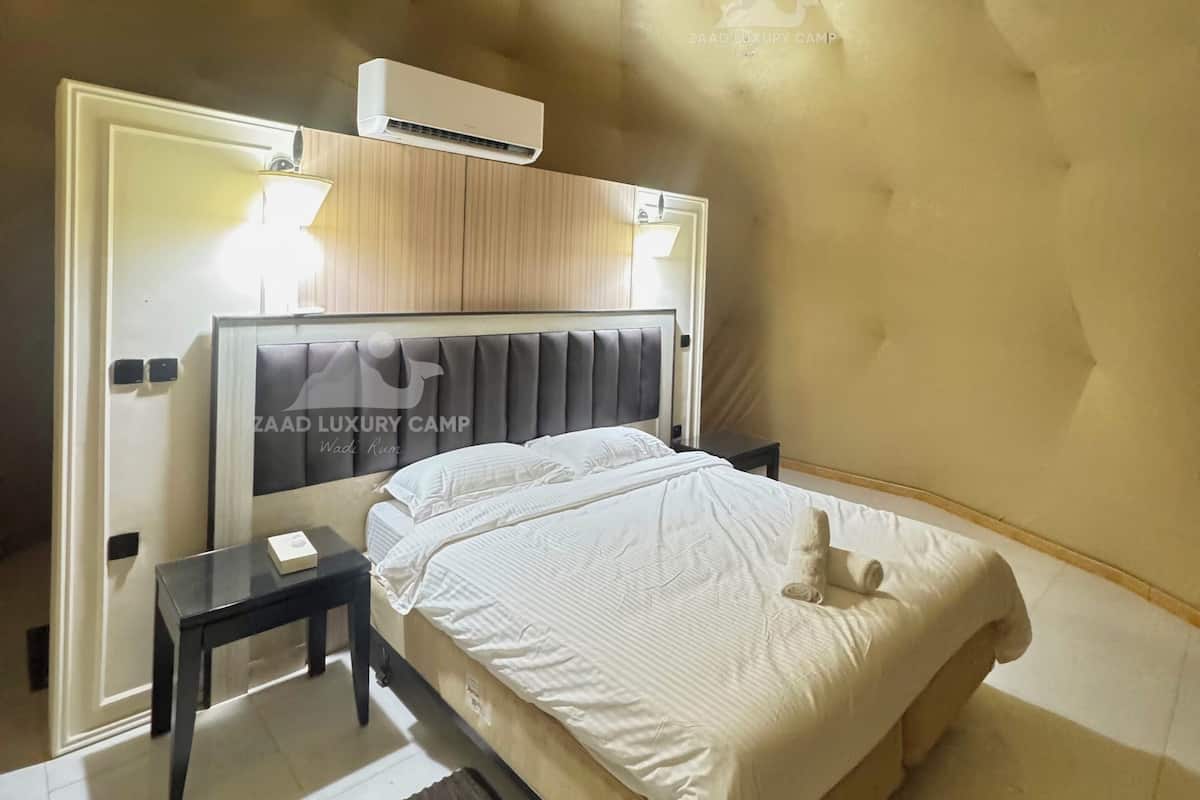 Quarto Duplo de Luxo, varanda, vista para a montanha | Ferro/tábua de engomar, Wi-fi grátis