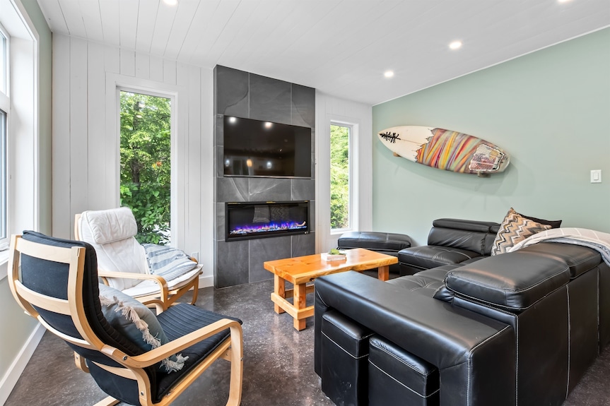 New-seas The Day-walking To Chesterman - Hot Tub - Tofino