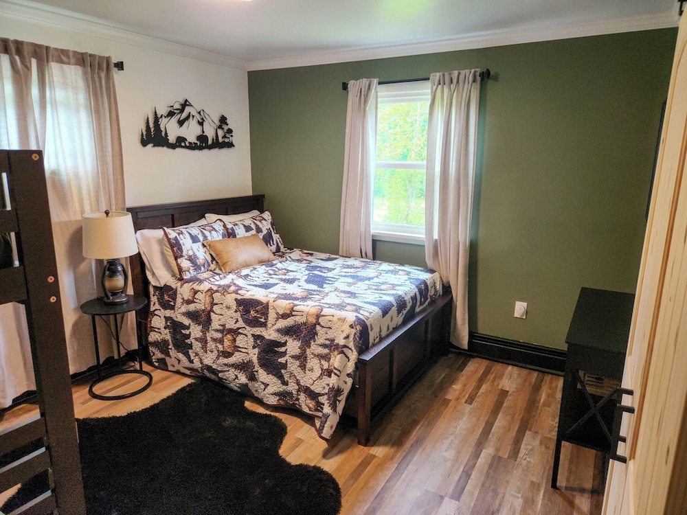 Newly Renovated- Rustic Cabin with Modern Amenities in Penfield -Near ...