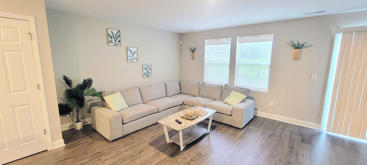 Beautiful Beach Themed 4-bdrm Home In Sunset Beach. Newly Added Private Fencing! - サンセット・ビーチ, NC