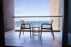 Quarto luxo, vista para o mar | Terraço/pátio