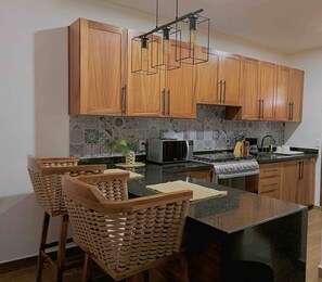 Casa, 4 quartos, varanda | Interior