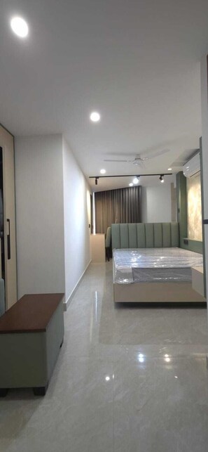 Quarto casal executivo | Escrivaninha, ferros/tábuas de passar roupa, Wi-Fi de cortesia