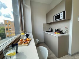 Quarto Twin Standard | Kitchenette privada | Minifrigorífico 