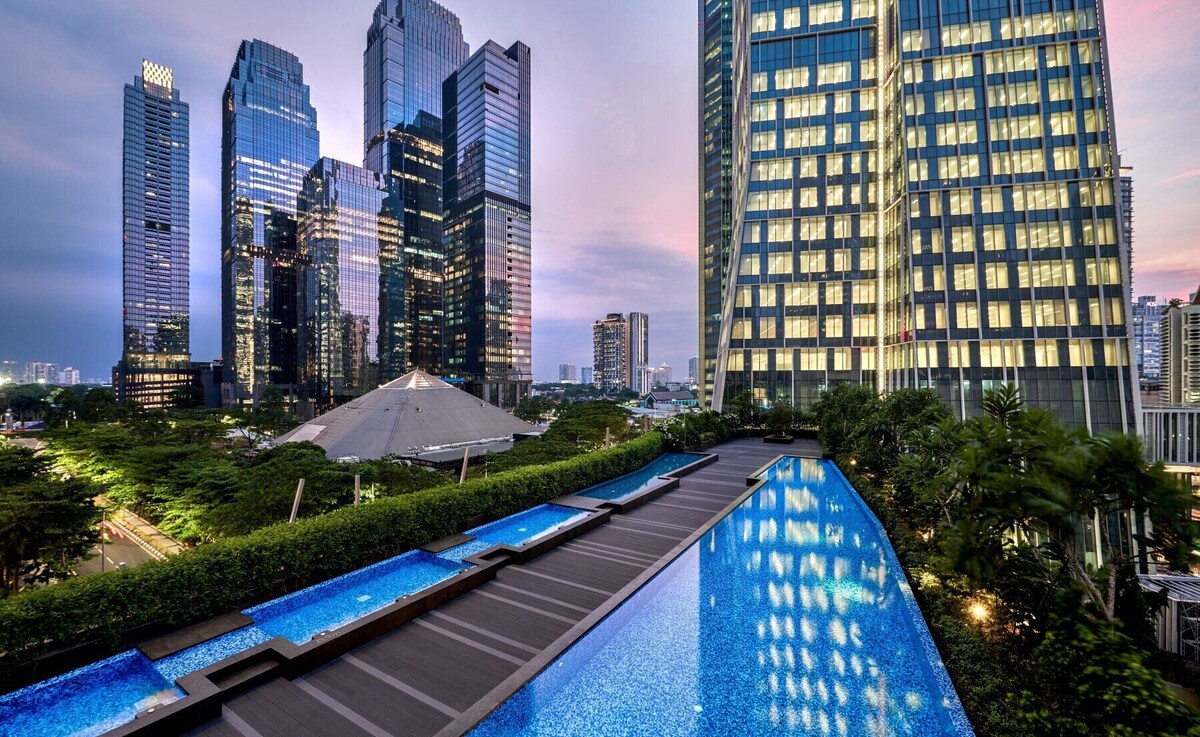 Discovery SCBD Reviews, Deals & Photos 2026 - Expedia