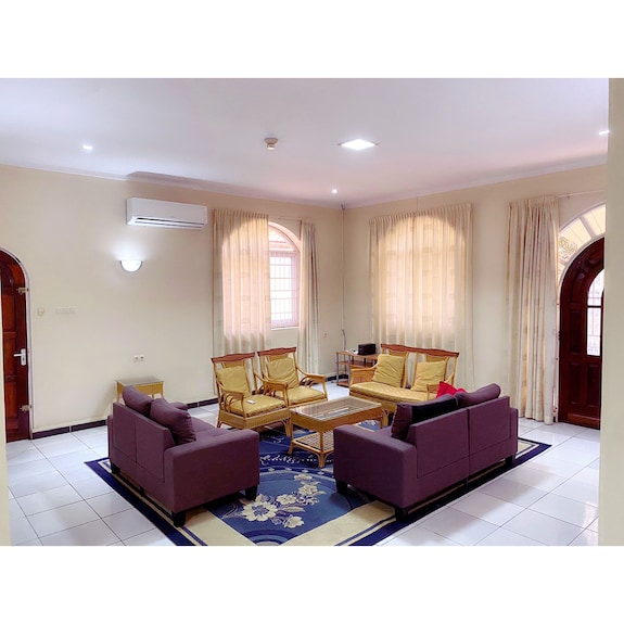 Paramaribo Villa Near Vibrant District. Kitchen Household Service Included! - Paramaribo