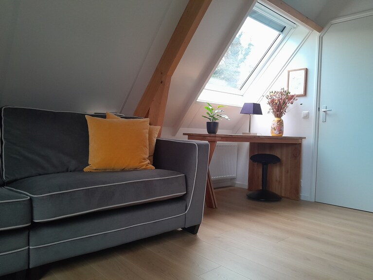 Lovely New Apartment, Complete Tranquility Just 15 Minutes From Amsterdam - 힐베르쉼