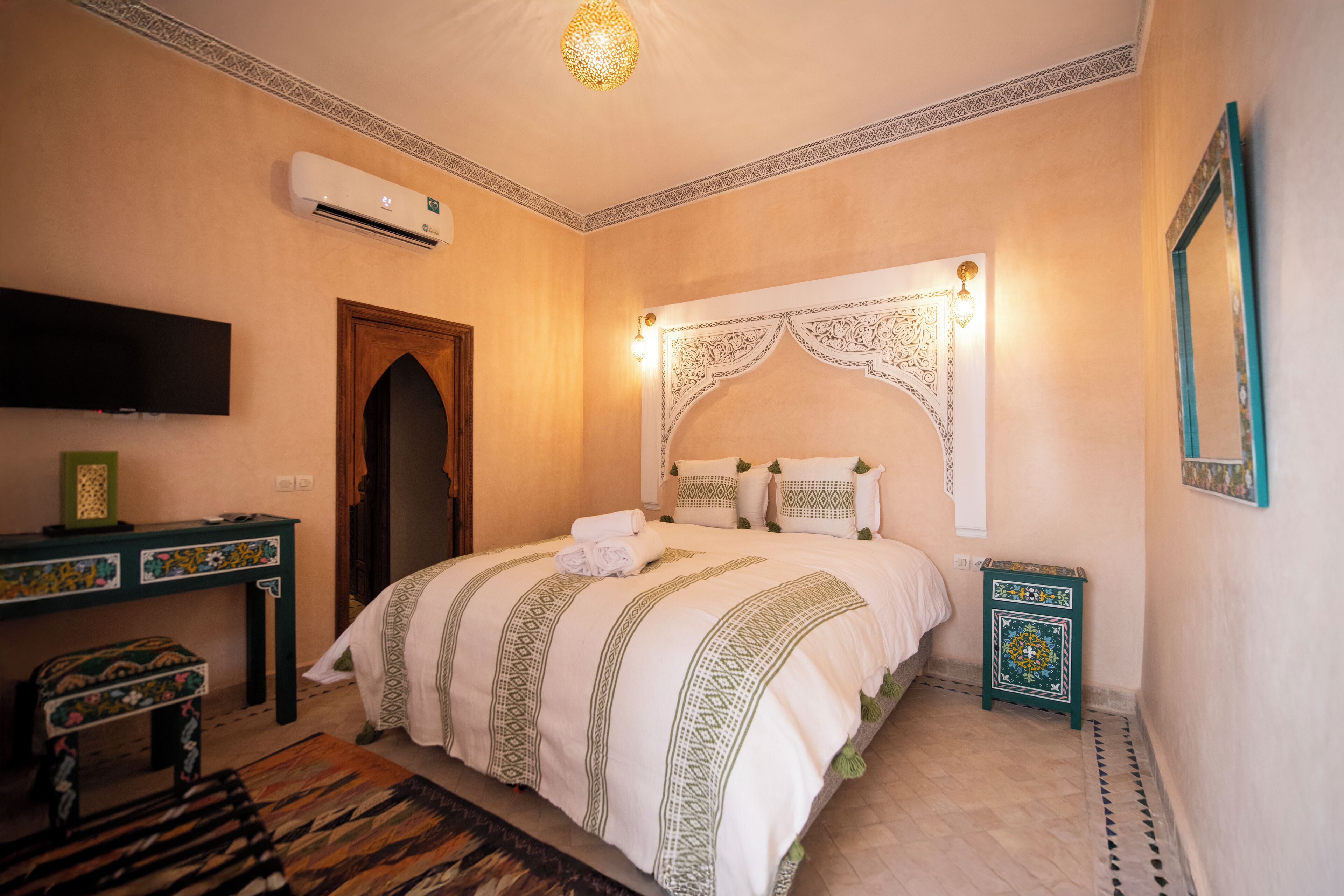 Quarto casal superluxo | Roupas de cama premium, cofres nos quartos