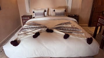 Quarto Duplo ou Twin Comfort | Roupa de alta qualidade, cofre no quarto