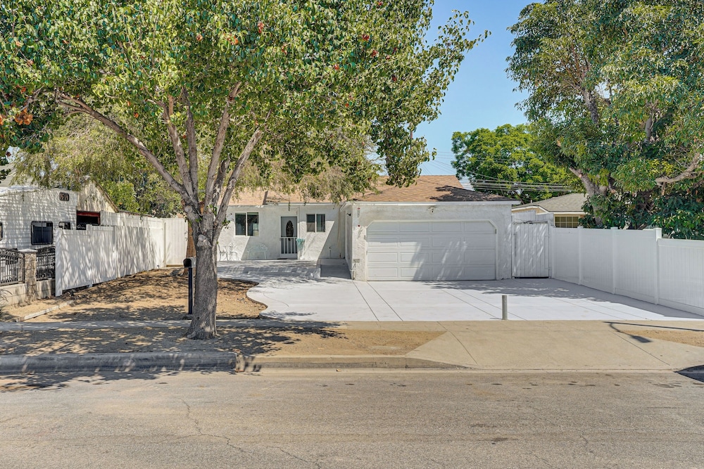 Between La & Orange County: Quiet Getaway W/ Patio - Cypress, CA