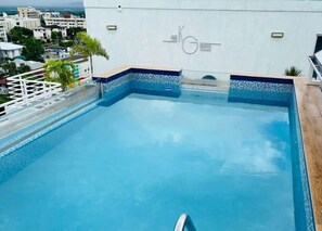 2 piscinas exteriores 