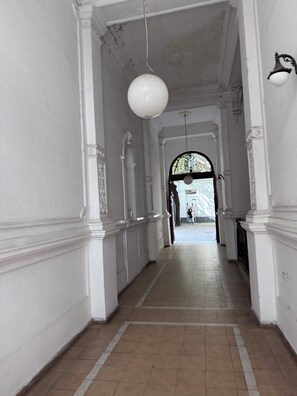 Entrada (vista interior)