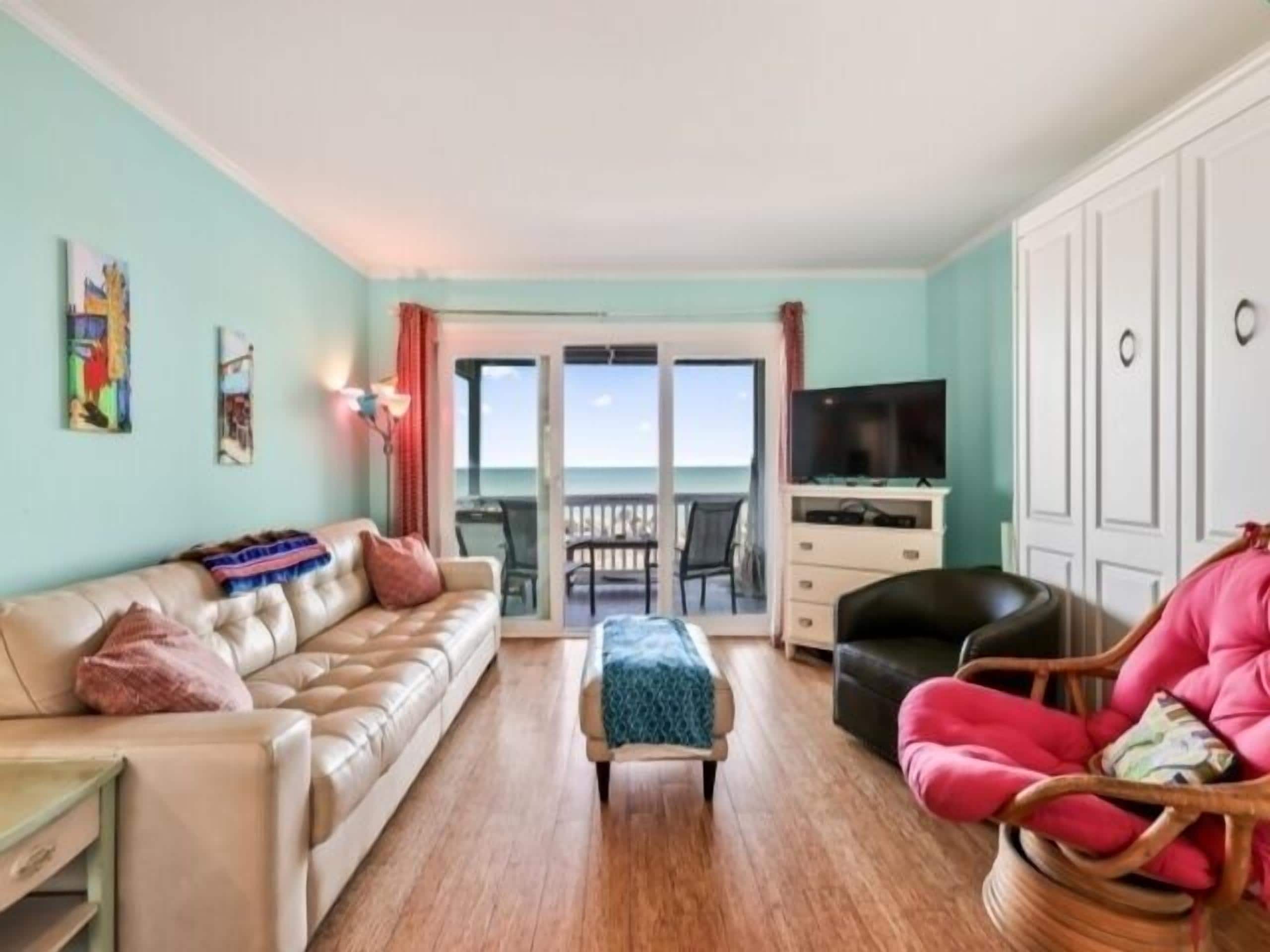 New! A Sea Escape 1-bedroom Villa - Carolina Beach, NC