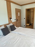 Quarto Duplo Básico | Wi-fi grátis, roupa de cama fornecida 