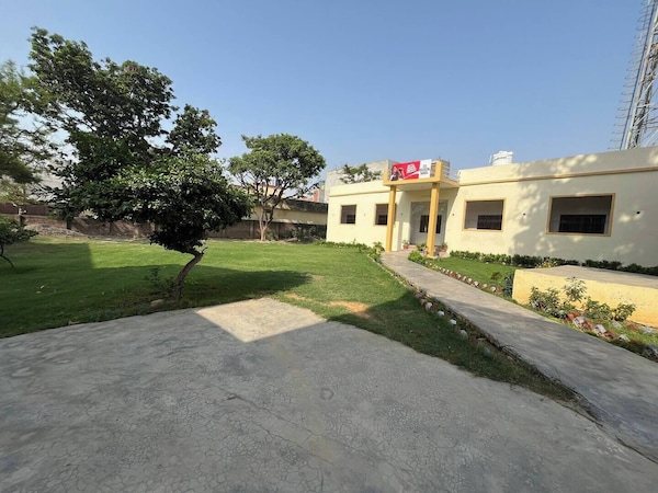 The Mehrotra Resort - Faizabad