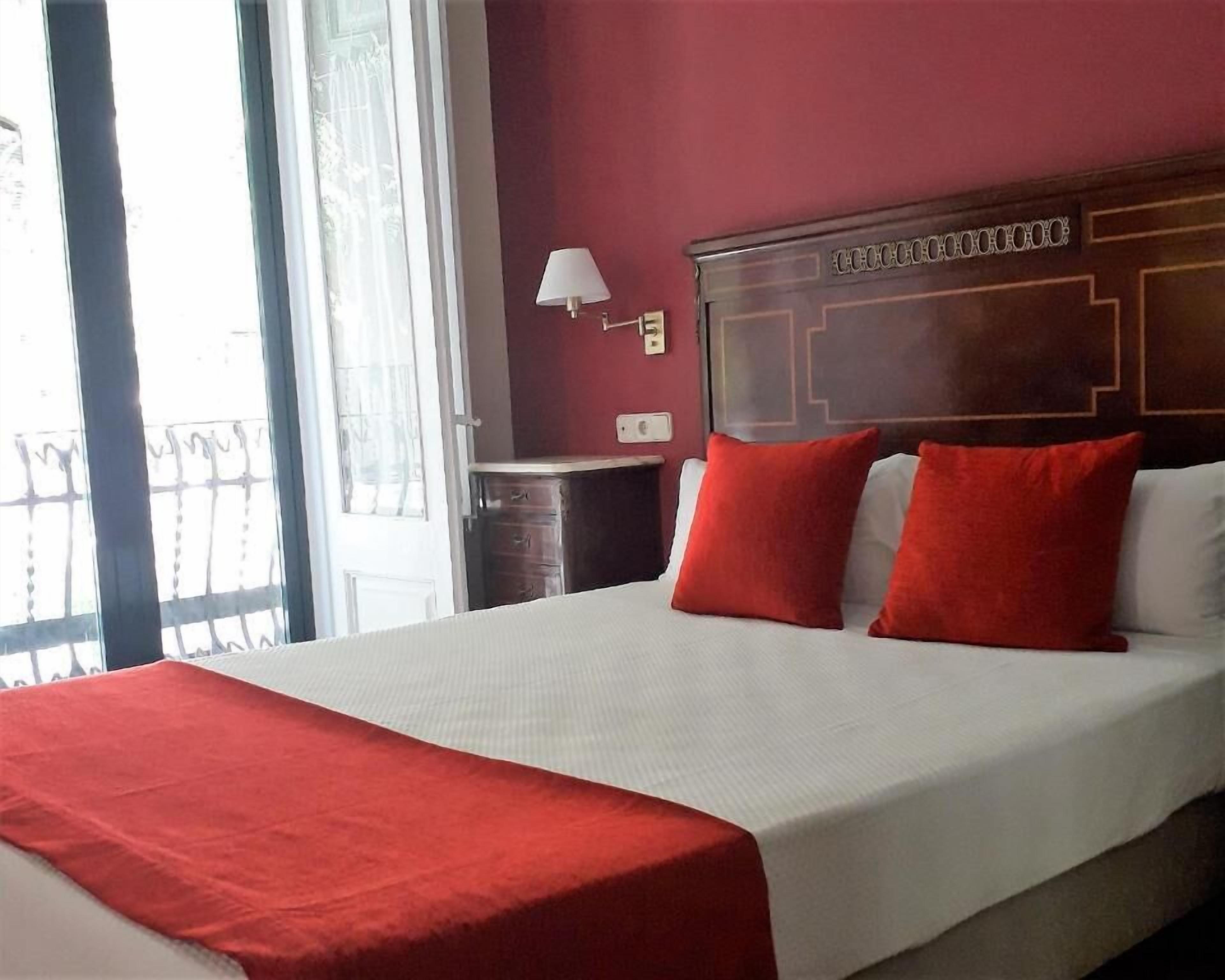 Suite Superior, terraço, Vista para a cidade | Cofre no quarto, secretária, cortinas/cortinados opacos 