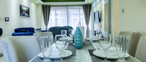Apartamento, 3 quartos, acessível, para fumantes | Sala de jantar