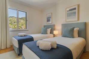 Apartamento conforto, vista para a cidade | Cortinas blackout, quartos à prova de som, ferros/tábuas de passar roupa