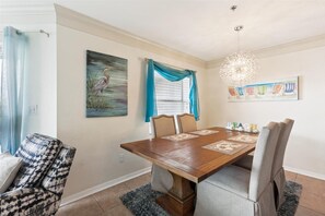 Apartamento em Condomínio Fechado, 2 camas queen-size, vista para o oceano (Ocean Gate I304) | Restaurantes