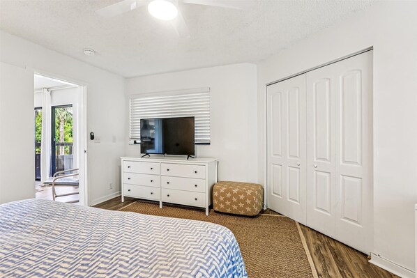 Apartamento em Condomínio Fechado, várias camas, banheira de hidromassagem grande (Hibiscus H201) | 2 quartos, Wi-fi grátis 