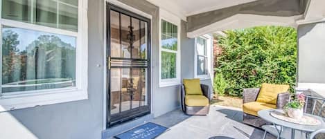 Casa, várias camas, varanda, vista para o jardim (Glenview Guesthouse) | Opções para refeição ao ar livre