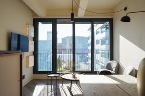 Apartamento Deluxe, 2 quartos, varanda, Vista para a cidade | Vista para a cidade