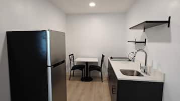 Apartment Studios | Secretária, secretária adequada para computadores portáteis