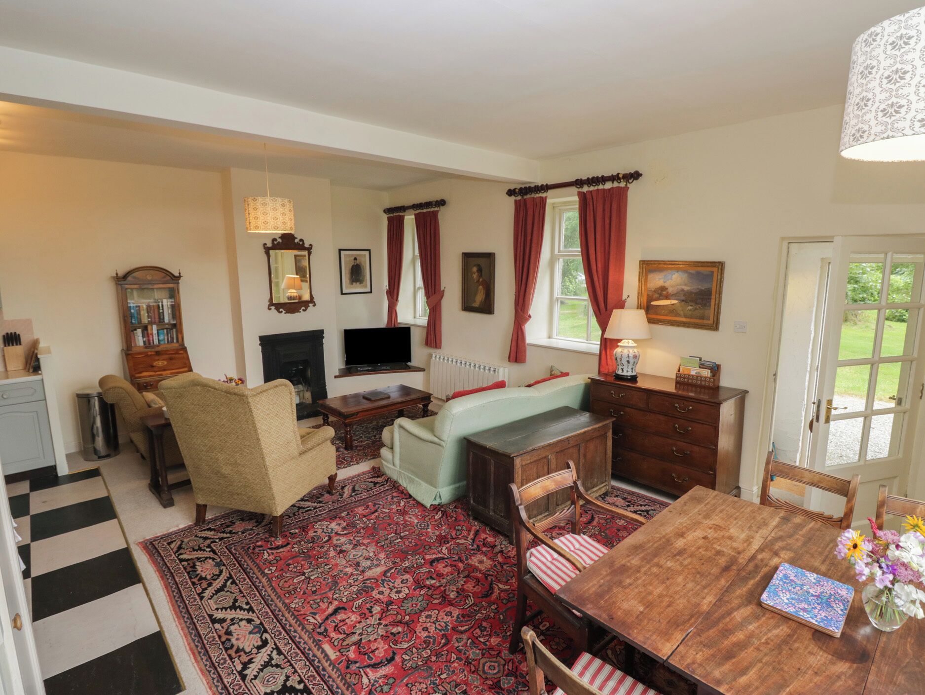 Huntsman's Cottage, Pet Friendly, With A Garden In Cartmel - Grange-over-Sands