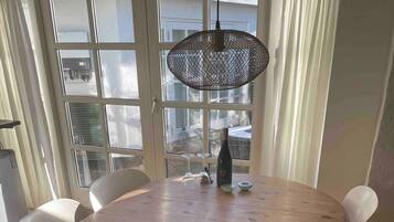 Casa, 1 quarto, varanda | Restaurantes