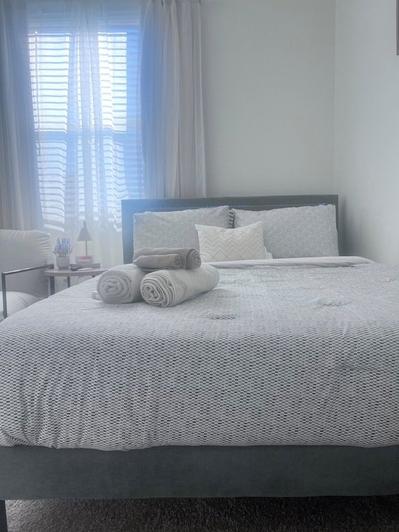 3-bedroom Bungalow In Tranquil Stockton With Parking Garage - Stockton, CA