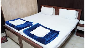 Roupas de cama antialérgicas, escrivaninha, Wi-Fi de cortesia