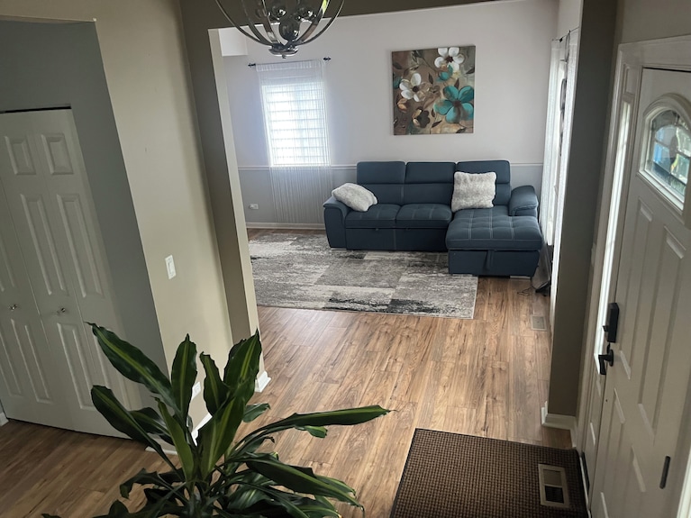 Spacious Family & Pet-friendly Getaway In Lake In The Hills - Tower Lakes, IL