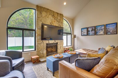 Mtn Views & Canyon Access: Cottonwood Heights Home