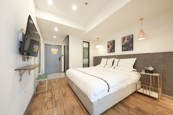 Quarto Individual Comfort | Secretária, Wi-fi grátis
