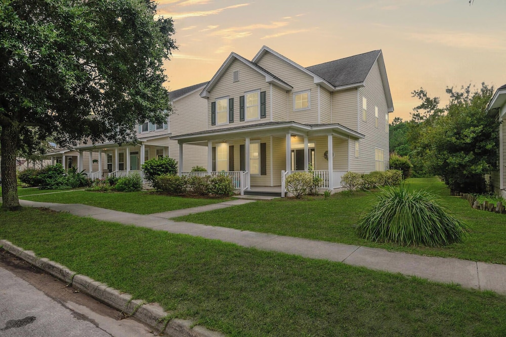 Happy Days In Old Town Bluffton - Bluffton, SC