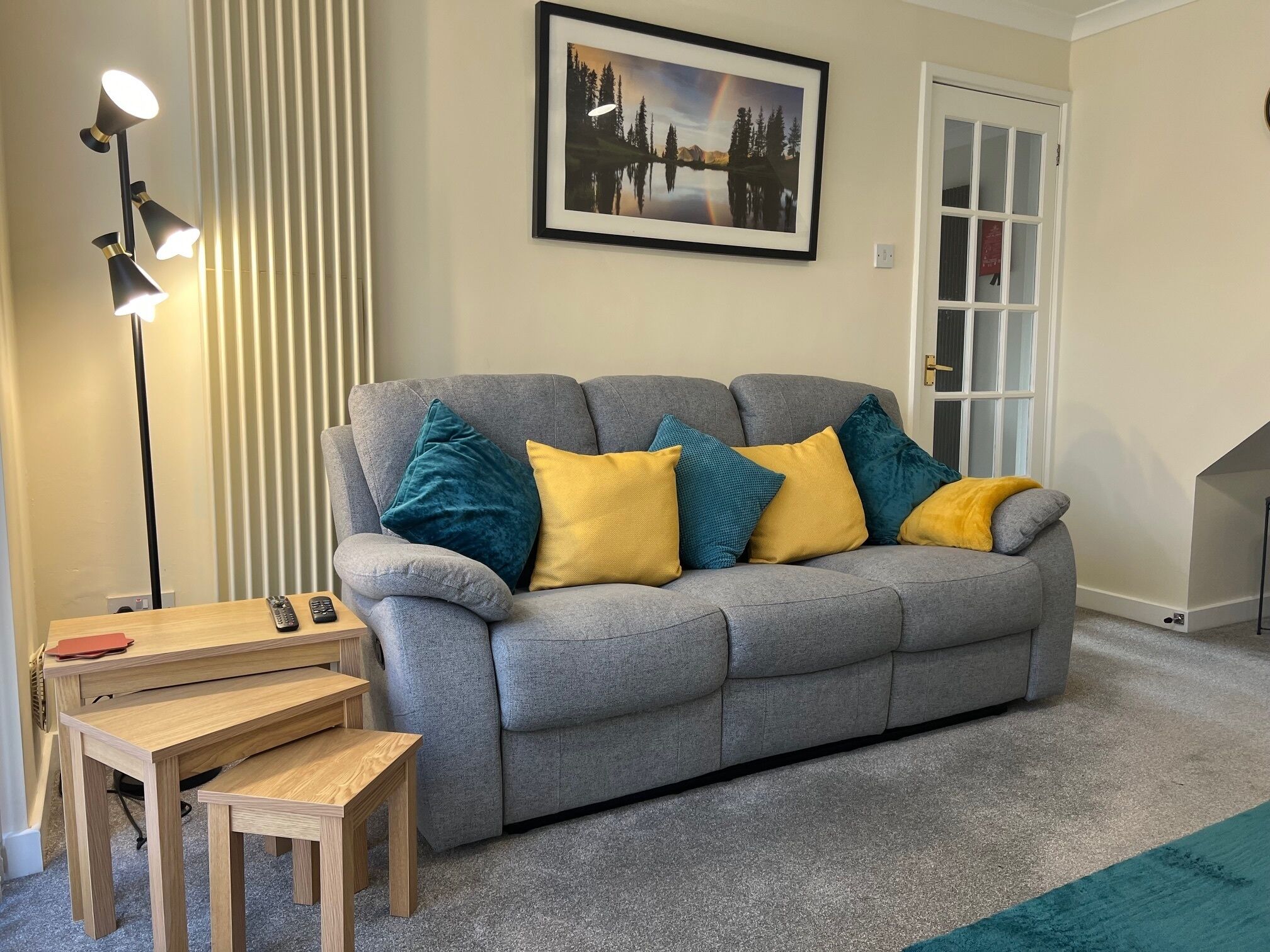 Central Mk 2br Comfy Home, Wifi & Driveway  Corporate Ready | Webbhill Stays - Milton Keynes