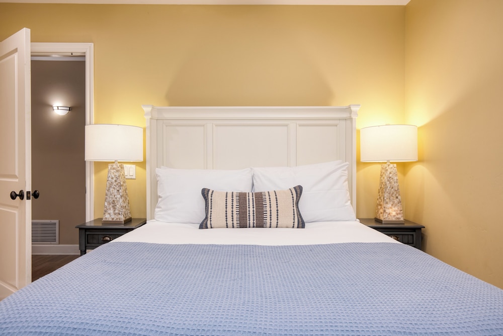 Wavebreak by AvantStay | Close to Beaches/Surfing - Solana Beach | Vrbo