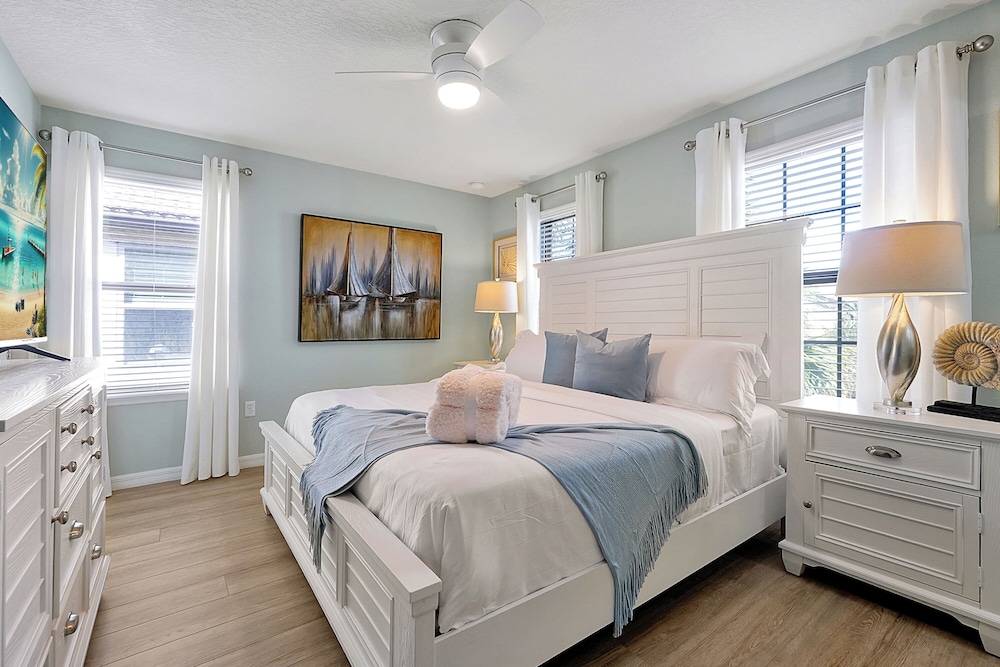 NEW & FUN-2 Theaters-Arcade Game Room-4 Themed BRs - Four Corners | Vrbo